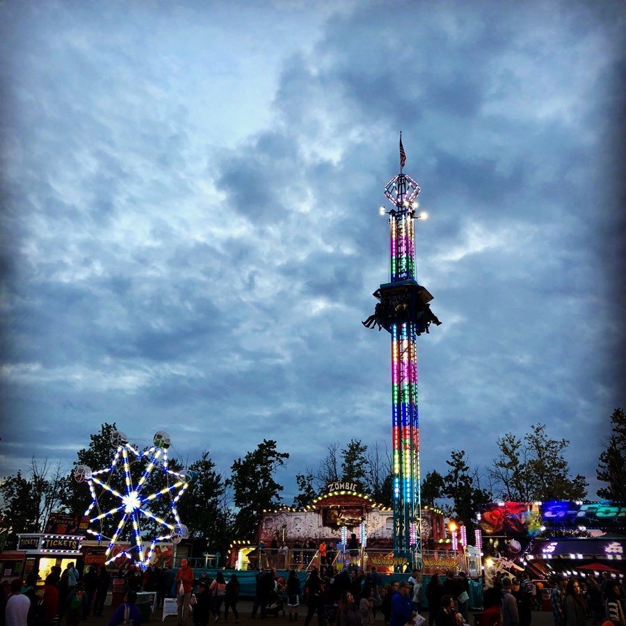 Gigantic vegetables at the Alaska State Fair | VeganRV